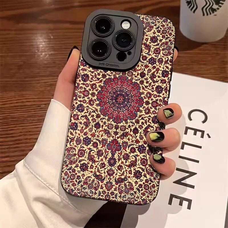 Чехол на iPhone 15 Pro с принтом персидского ковра, цвет 1