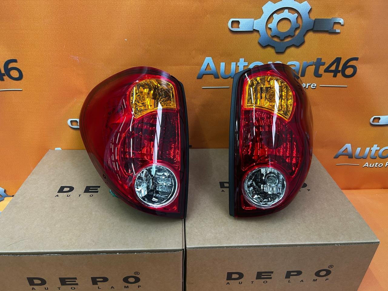 Фонари задние комплект левый и правый Митсубиси Л200, Mitsubishi L200. DEPO.