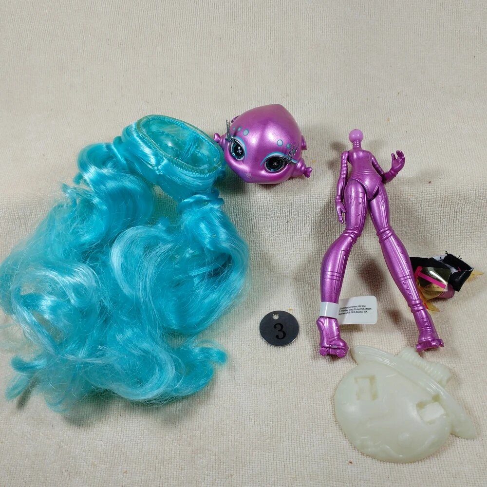 Нови Инопланетянин кукла 3
