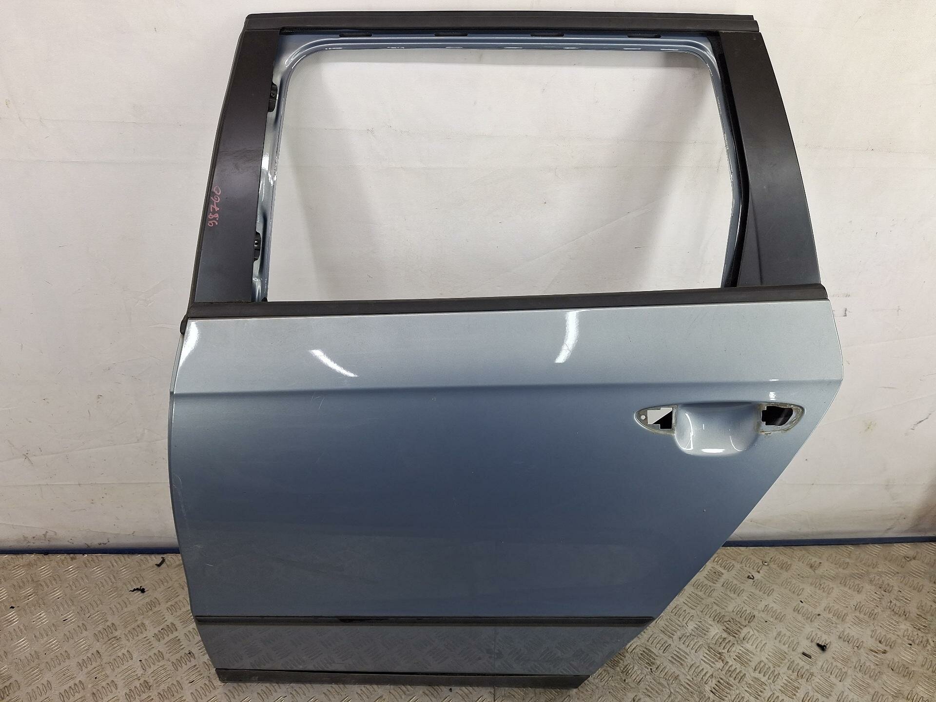 Дверь задняя левая Volkswagen Passat B6 2009