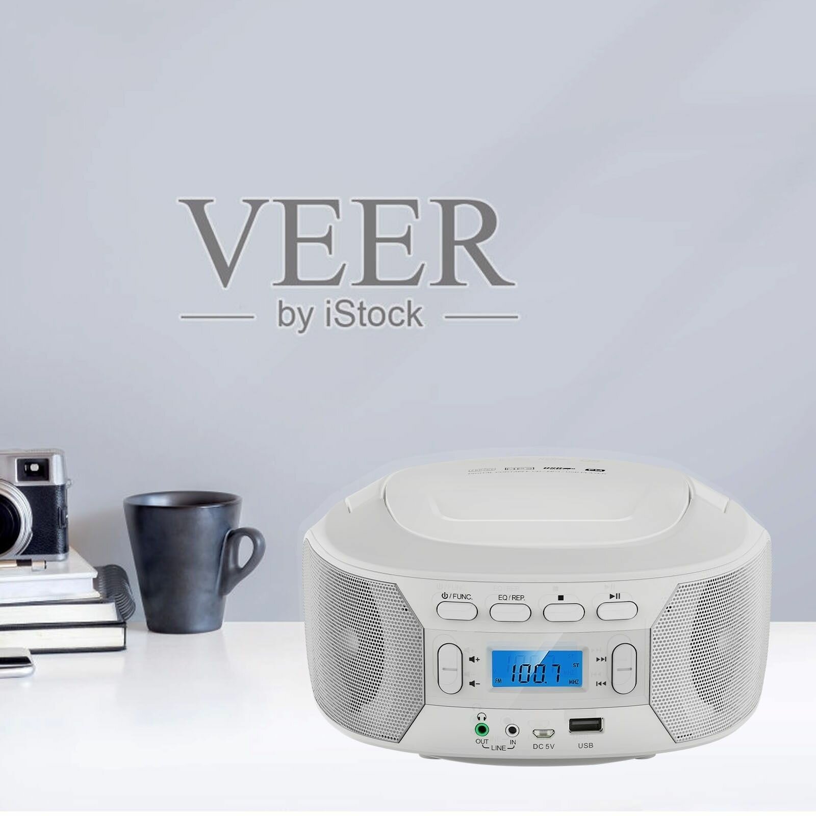 Портативный CD-плеер Kuephom, поддерживает Bluetooth, FM-радио, воспроизведение через USB, усиление басов, разъем для наушников и цифровой дисплей, может использоваться дома и на улице.