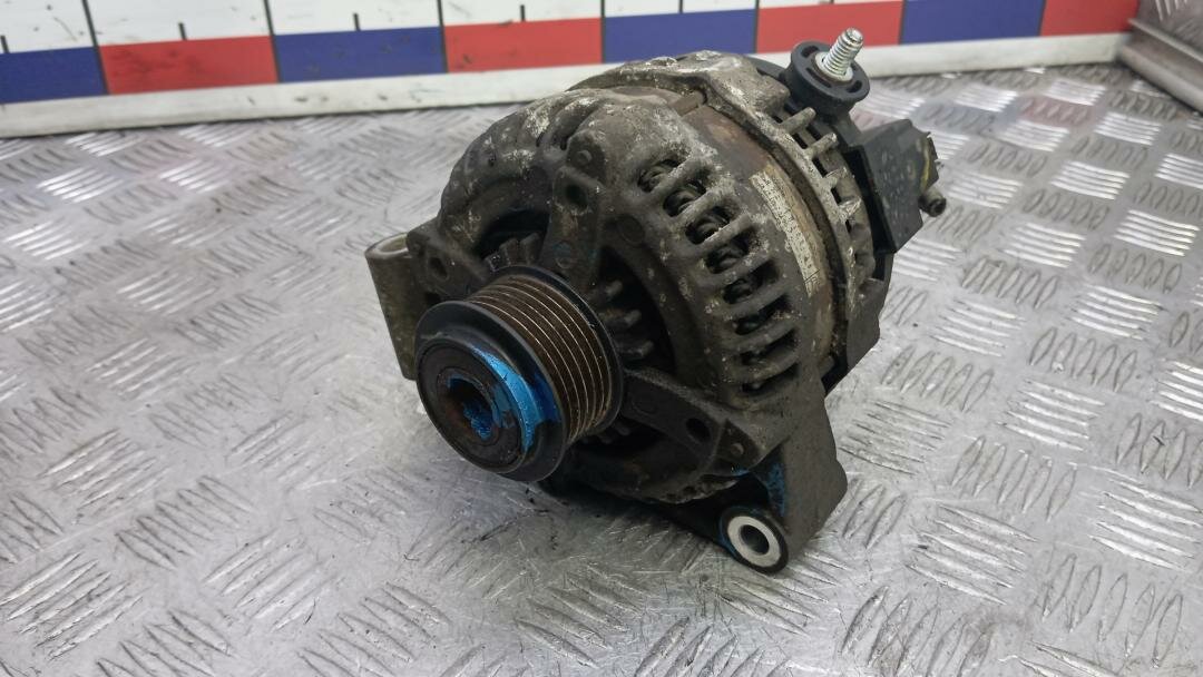 Генератор Land Rover Discovery 4 2012 AH22-10300