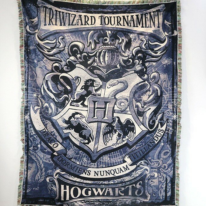 В наличии оптом Гобелен Гарри Поттера, настенное украшение, винтажный диванный плед, висячий тканевый плед, европейский стиль ковра иллюстрация