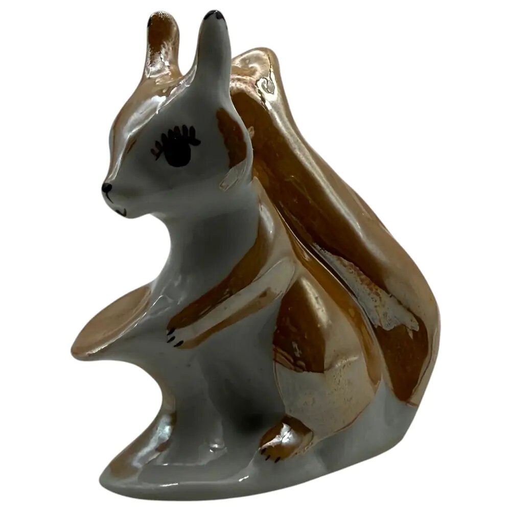 Фарфоровая статуэтка "Белочка с грибом" 1960-1977 гг. Сысерть, СССР (Лот 3)