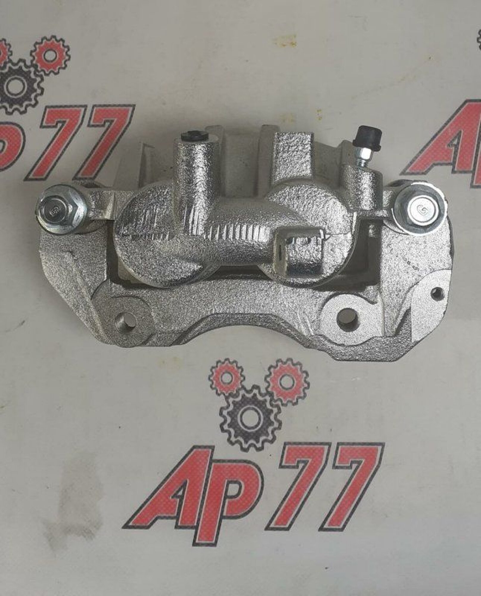 Суппорт Mitsubishi Pajero K94W FL MB858404, передний, левый, 1 шт.