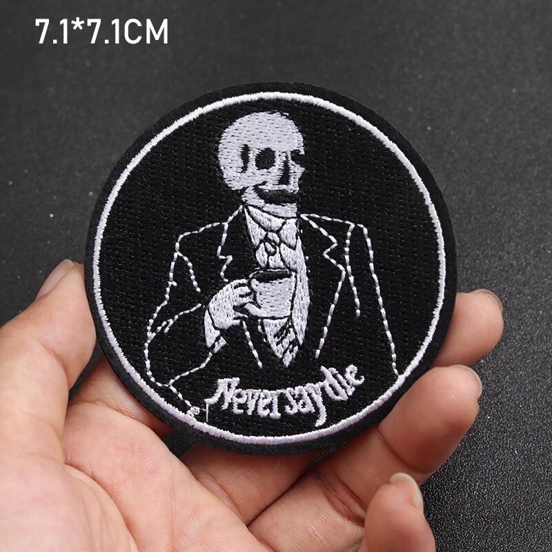 Нашивка череп "Never say die", черная, G-BT0055-18
