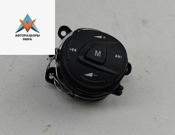 Кнопки управления на руле Ford Focus 3 рест. 2014 AM5T14K147CA