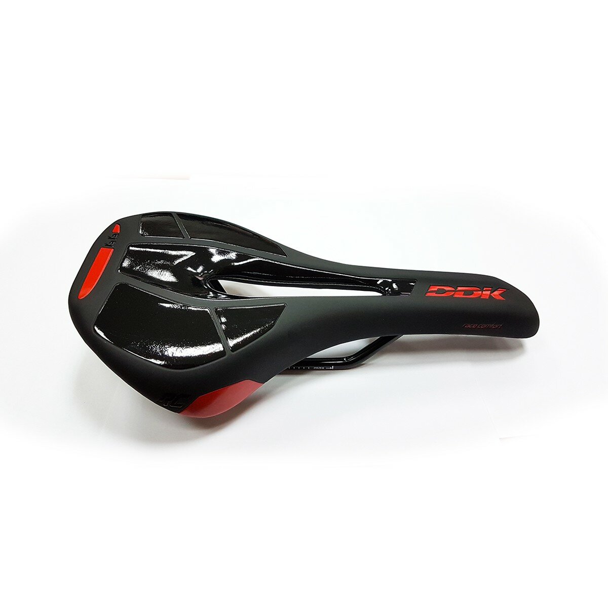 Седло спортивное DDK-D3735 Race Comfort, цвет Чёрный/Красный