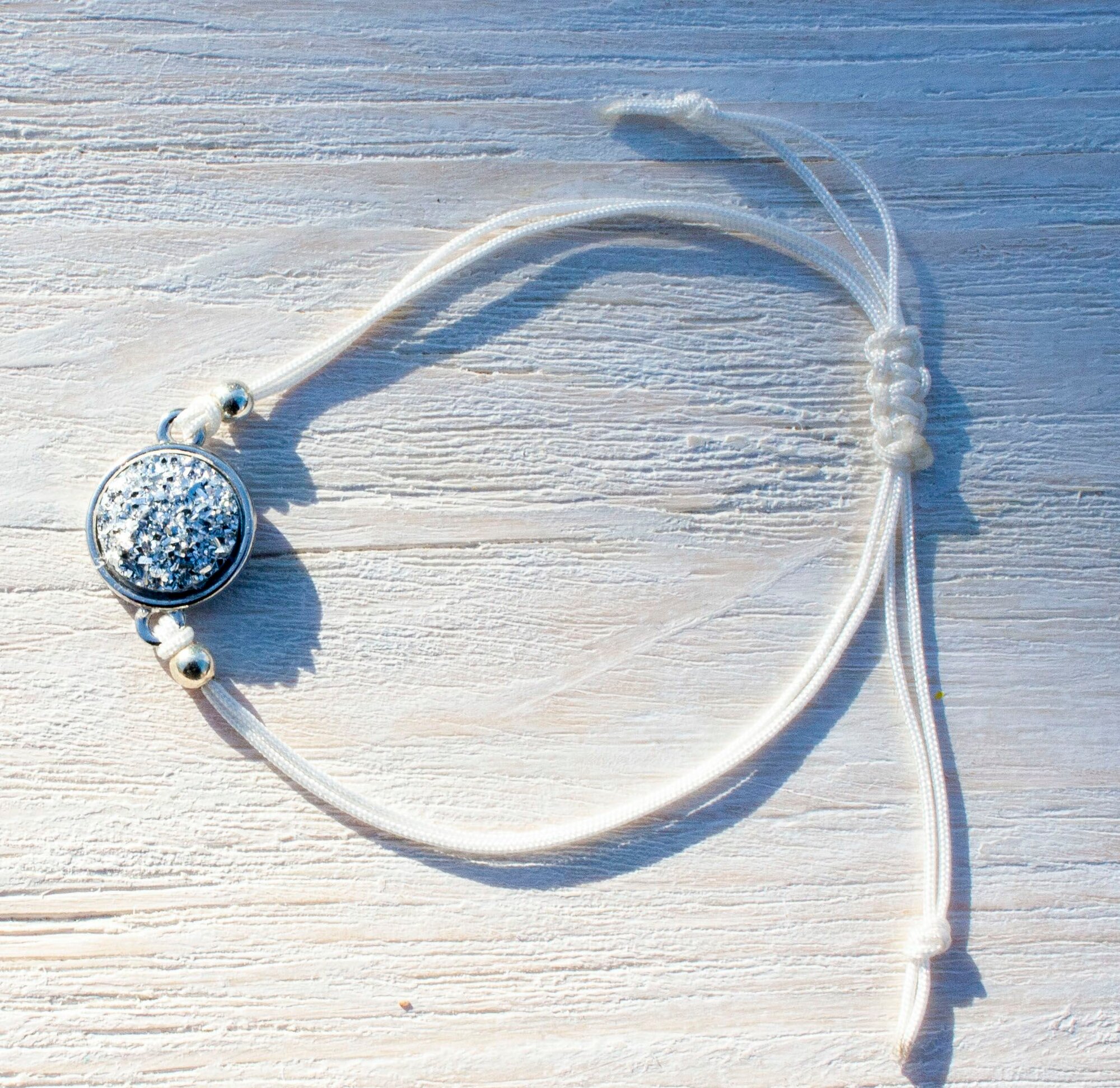 Плетеный браслет