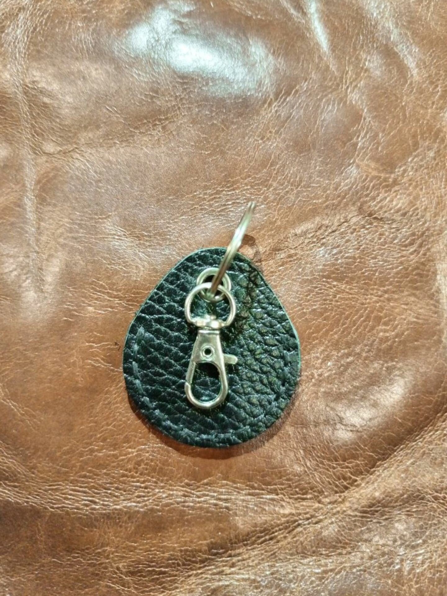 Брелок-чехол, для ключа домофона 28*35мм. Ручная работа. Кожа. Размер 43*49мм. Черный.