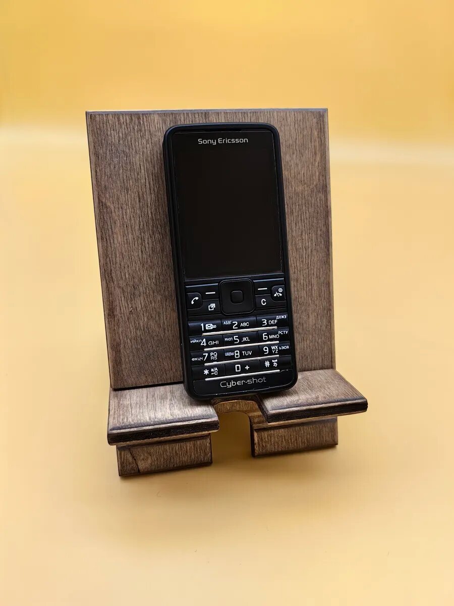Мобильный кнопочный телефон Sony Ericsson C901 Greenheart