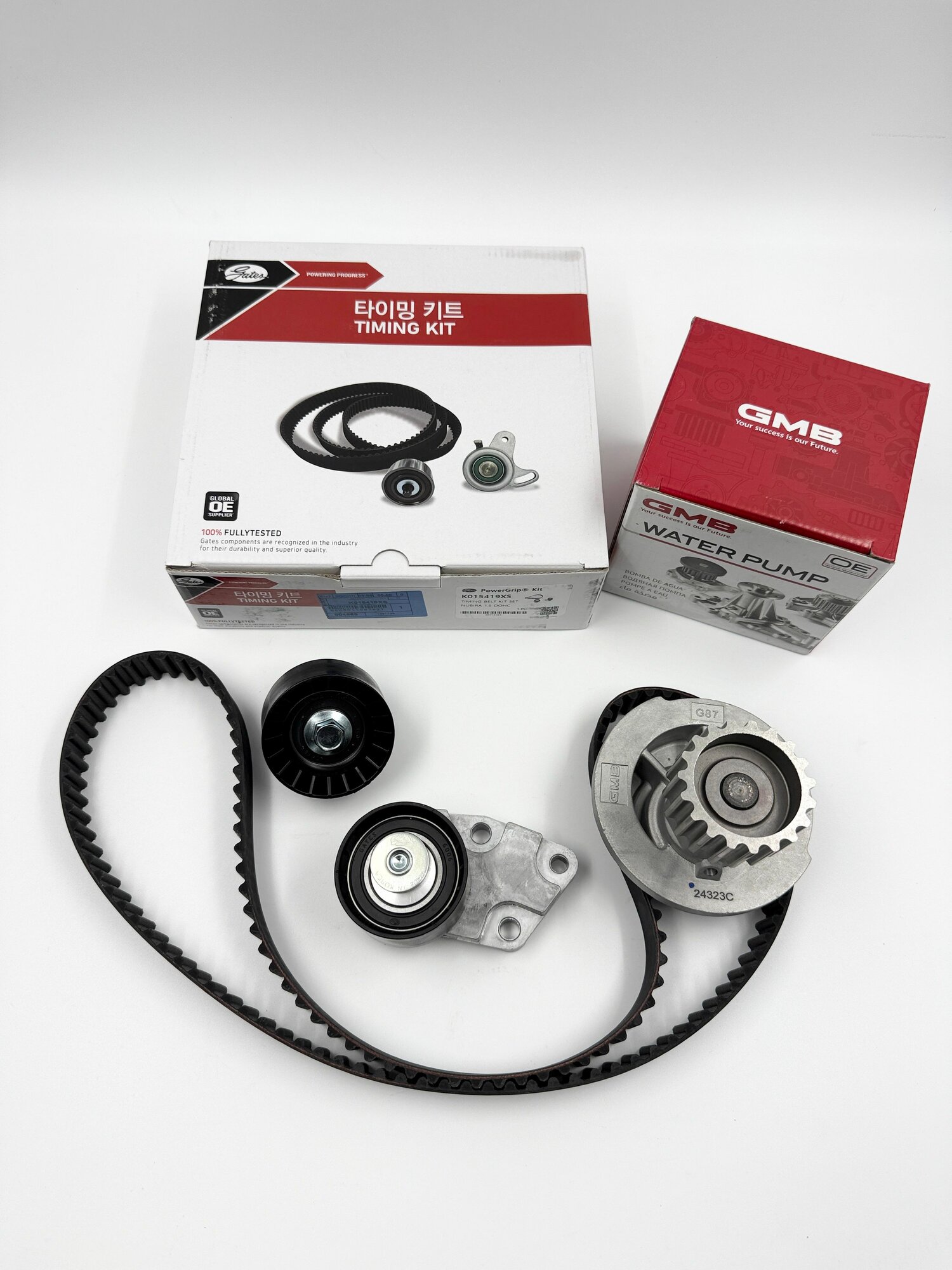 Комплект грм GATES K015419XS с помпой GMB GWDW-92A Chevrolet Cruze, Aveo T200 T250, Lacetti с двигателем 1.4-1.6л.