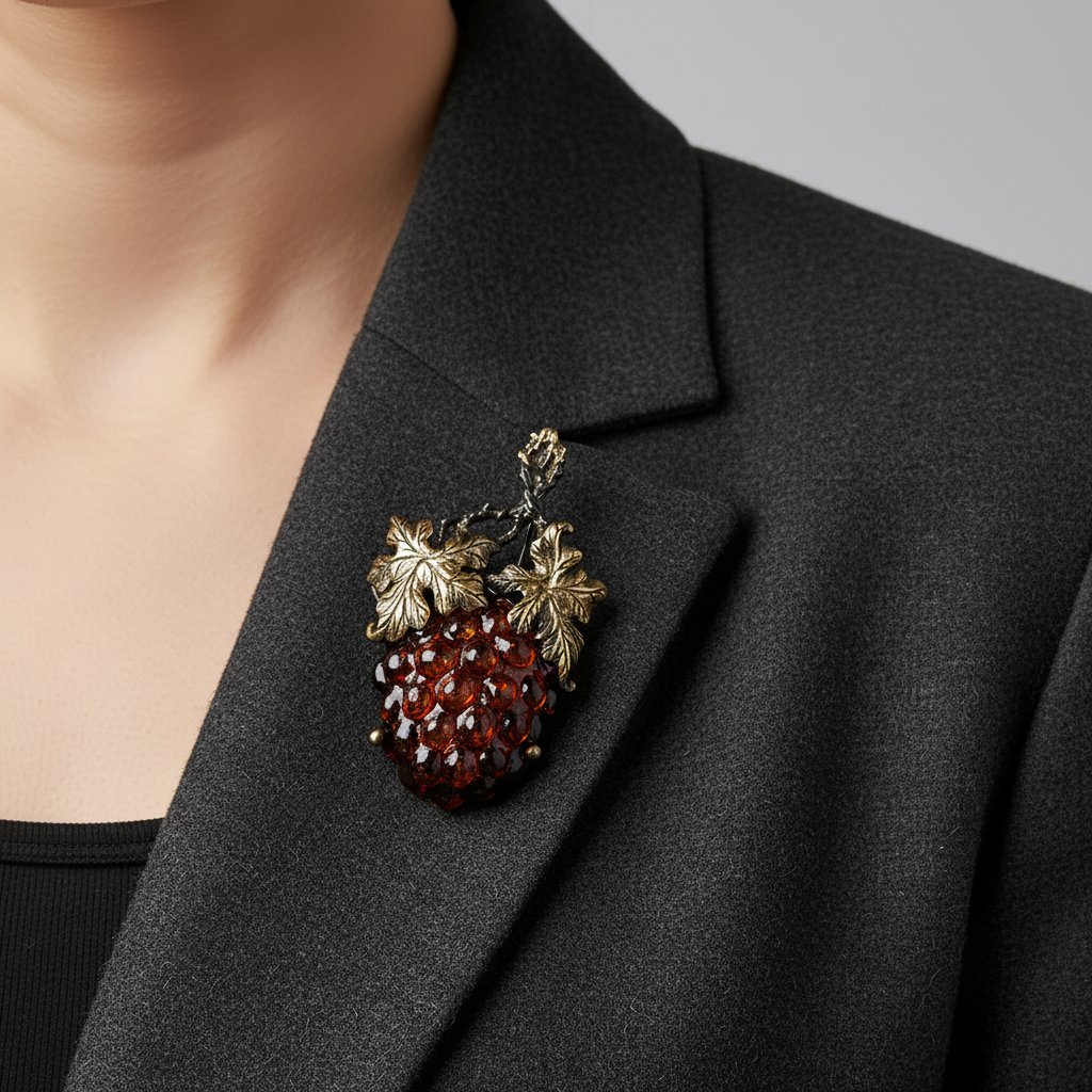 Брошь, янтарь