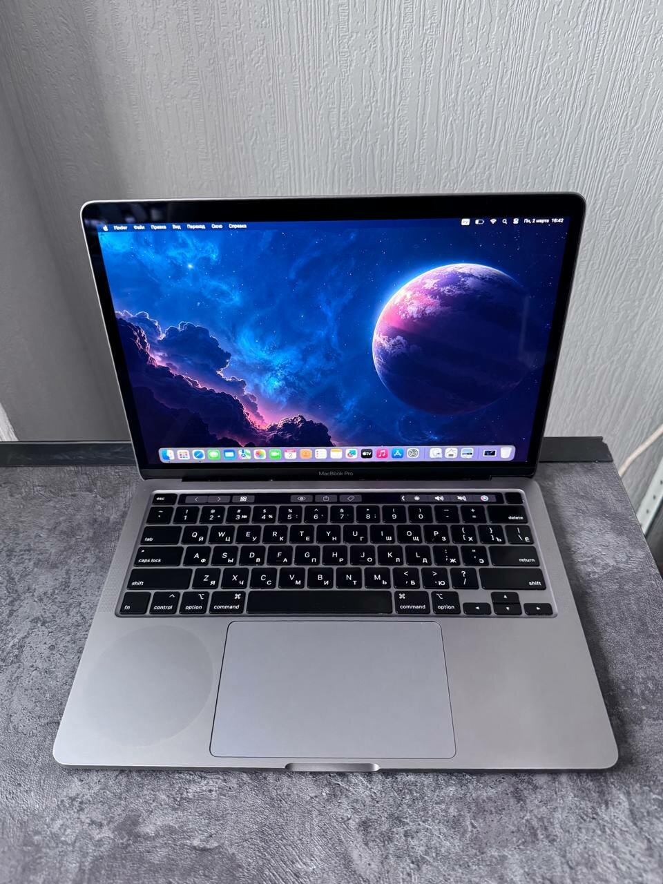 13.3" Ноутбук Apple MacBook Pro 13 2020, Intel Core i5 1.4 ГГц, RAM 16 ГБ, SSD 256 ГБ, Intel Iris Plus Graphics 645