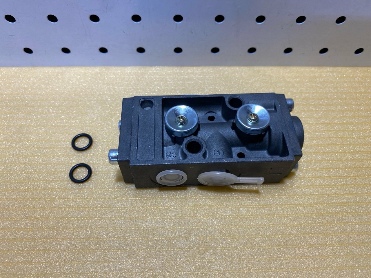 Электромагнитный клапан КПП MAN DAF RENAULT IVECO