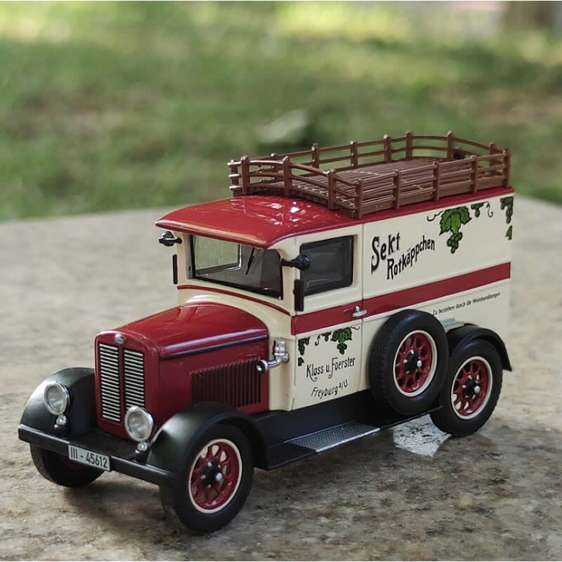 Shuk 1:43 Phanomen Granit Классическая модель автомобиля из литого металла