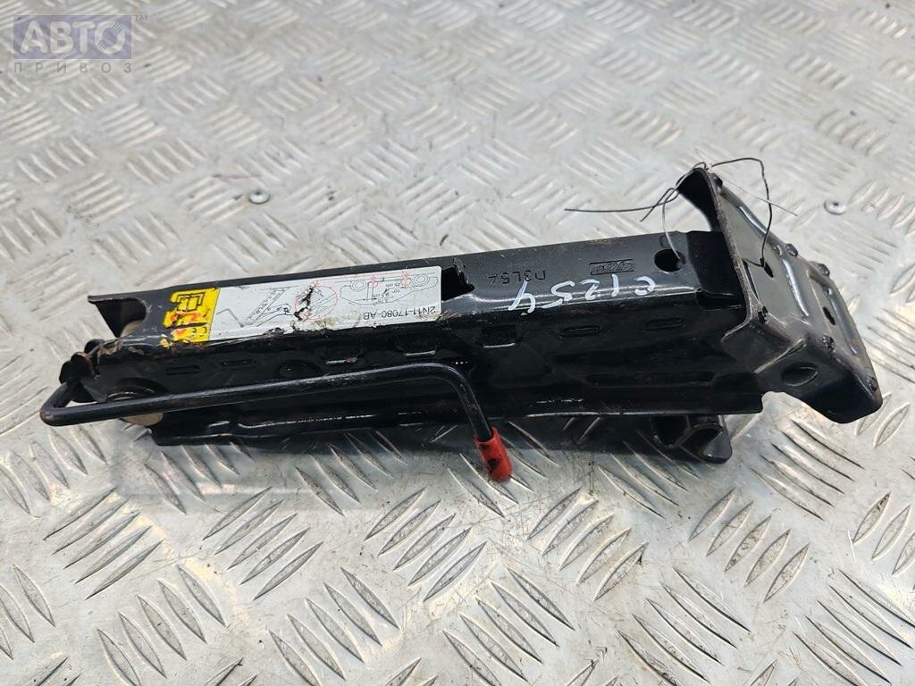 Домкрат Ford Fusion