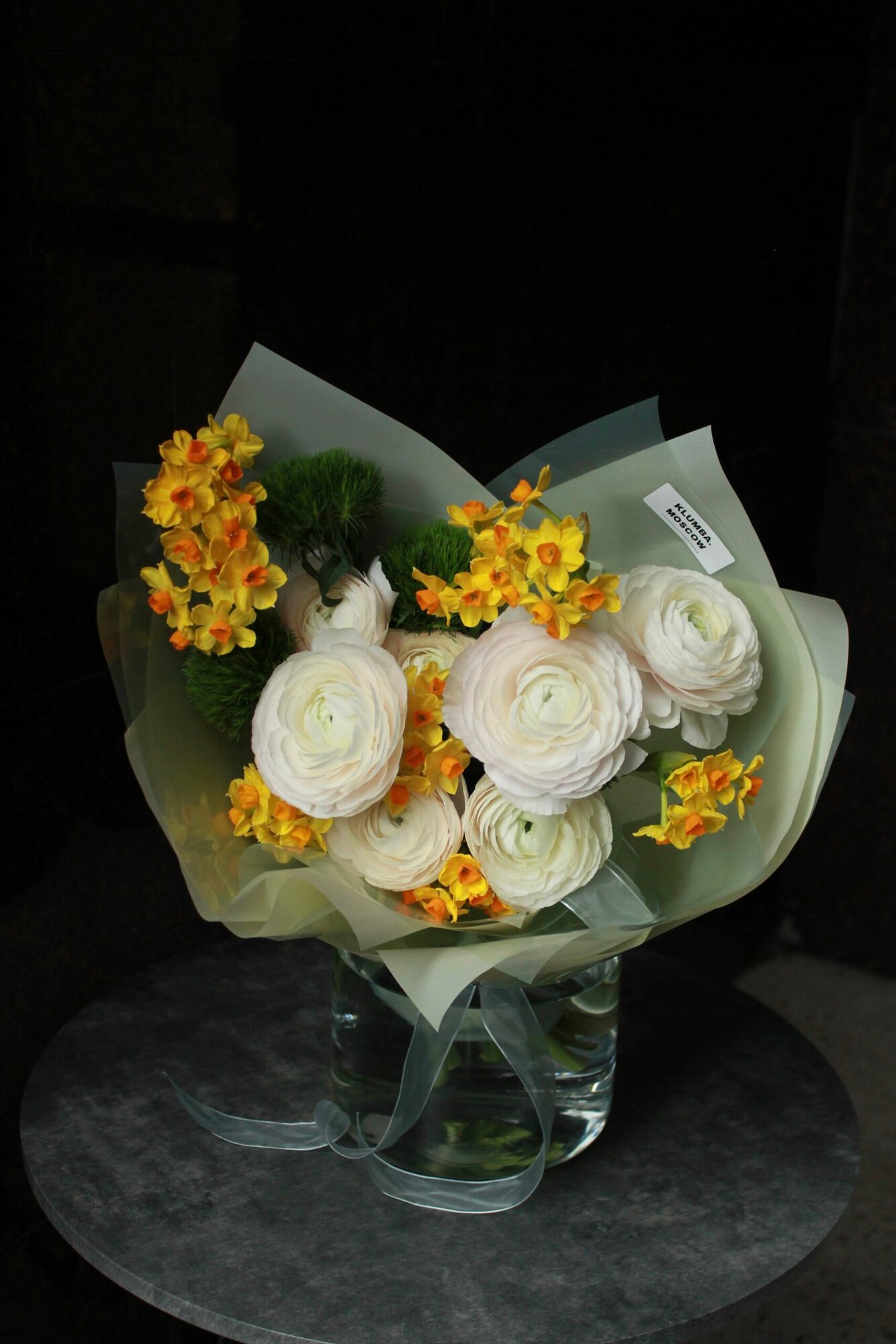 Солнечный букет с нарциссами М от студии цветов klumba.moscow