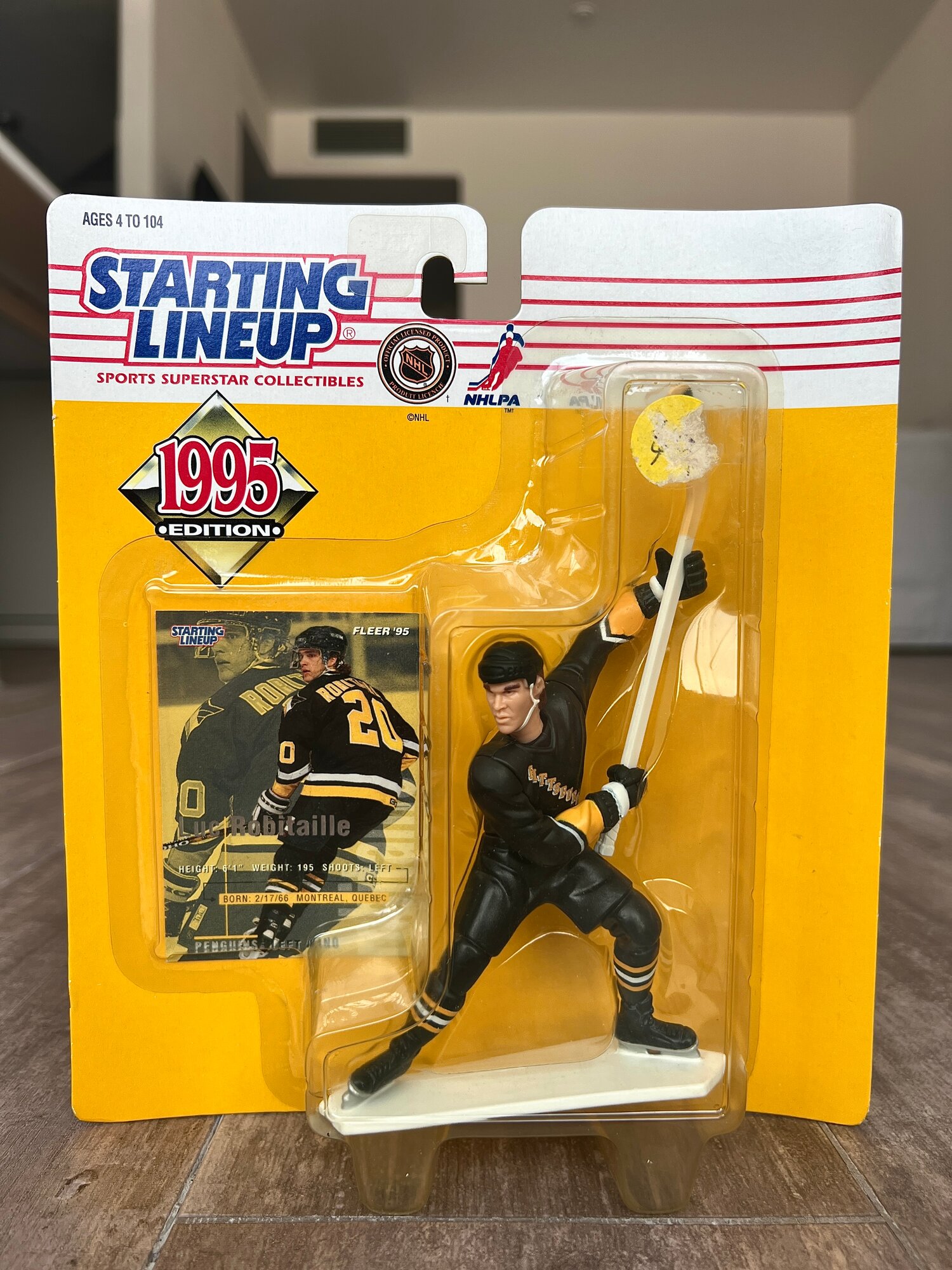 NHL НХЛ Pittsburgh Penguins Kenner Hasbro Luc Robitaille Фигурка Люк Робитайл Хоккеист Питтсбург Пингвинз 1995