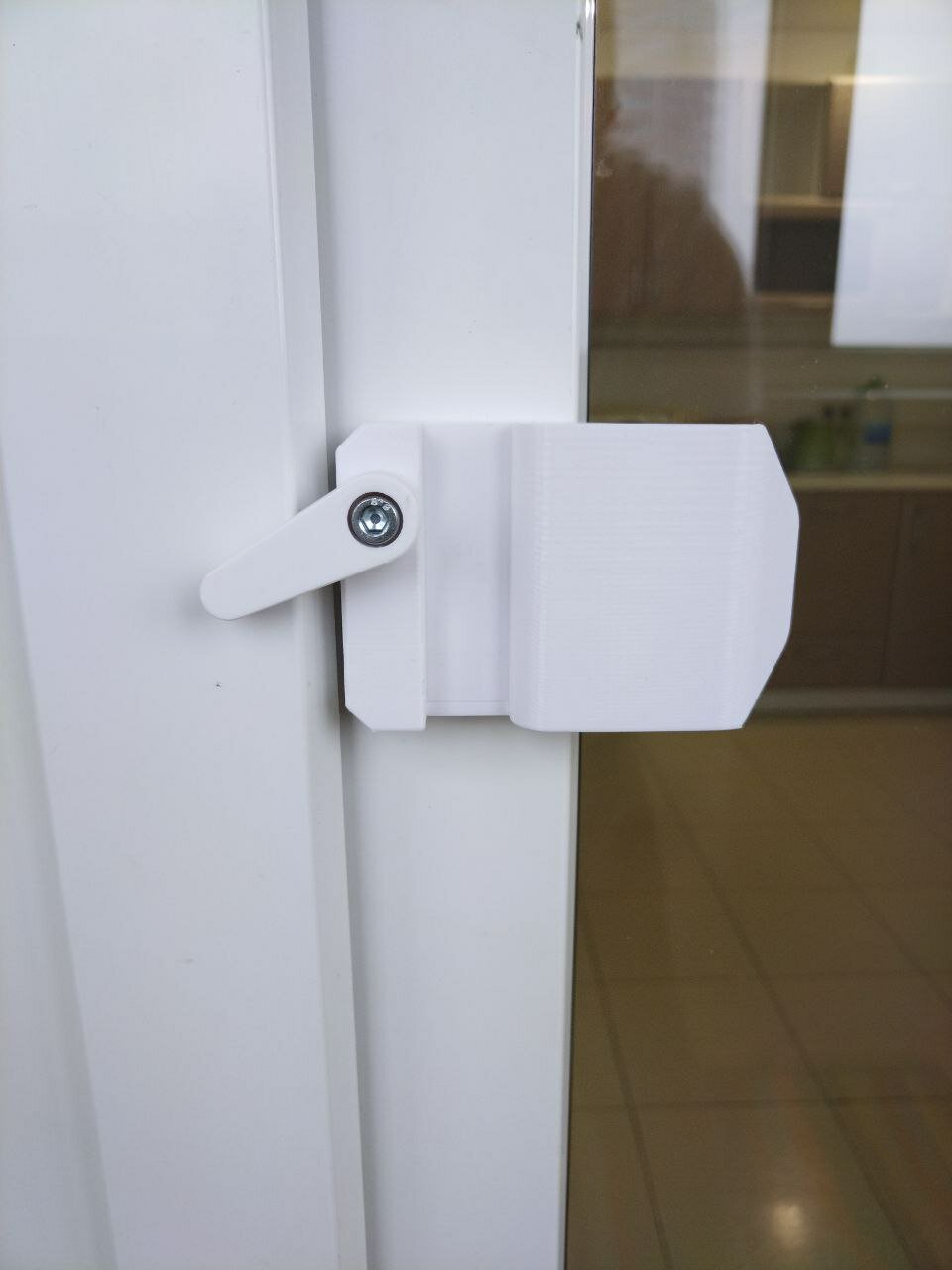 Ручка-защелка для балконной двери ПВХ, белый цвет, комплект 1шт.