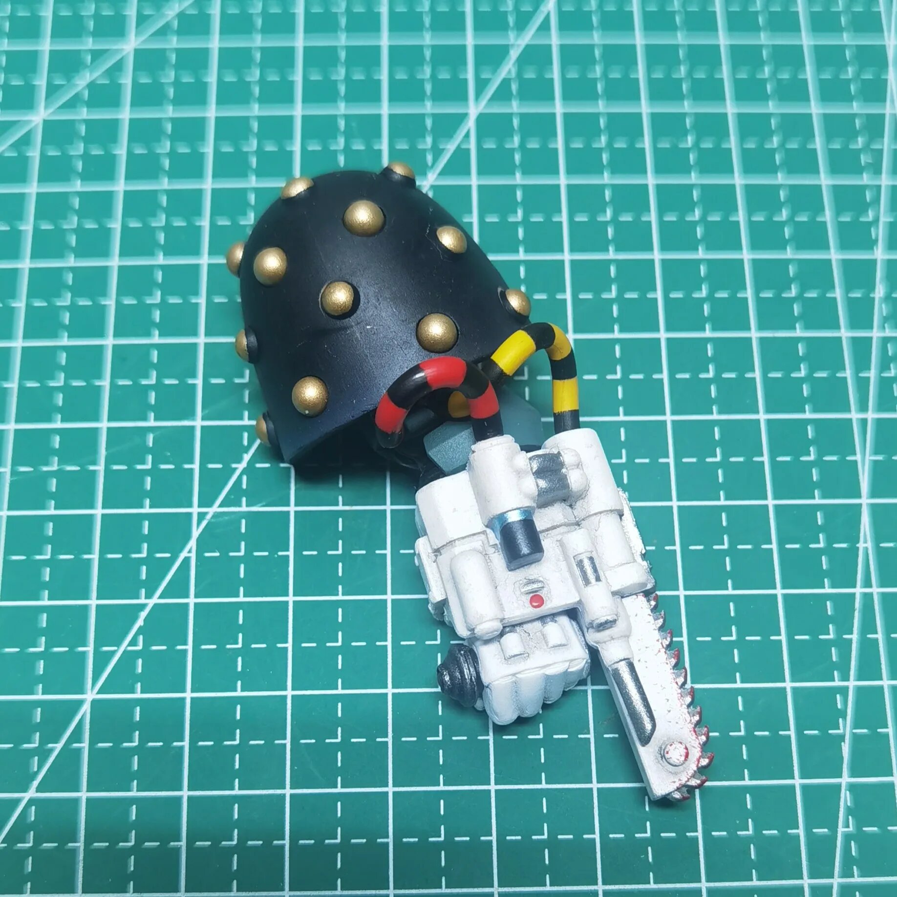Фигурка JOY TOY Warhammer 1/18 Аптекарь, Toy Accessory 3
