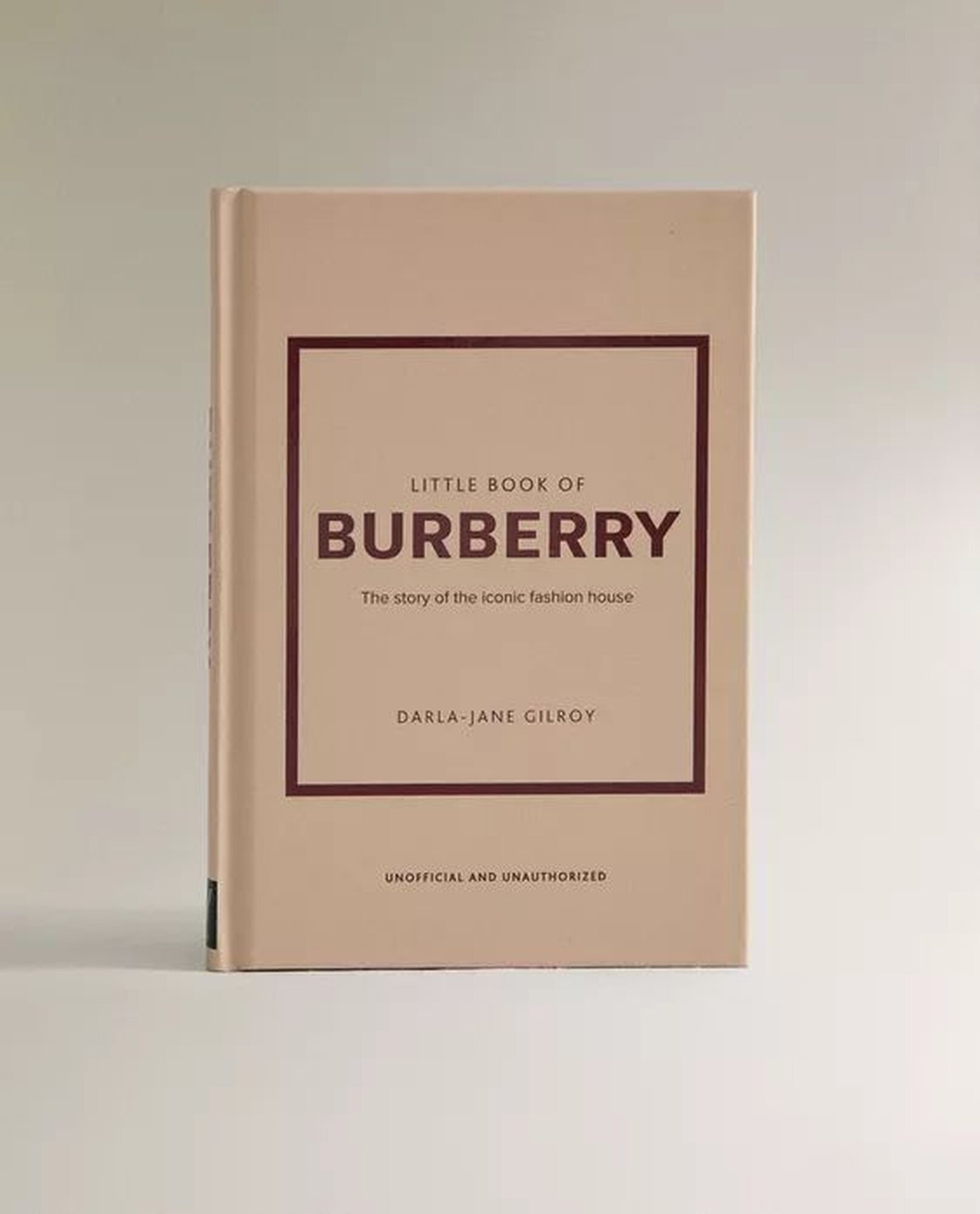 Книга ZARA HOME "Little Book of Burberry", 160 стр, 19x13x2 см, на английском