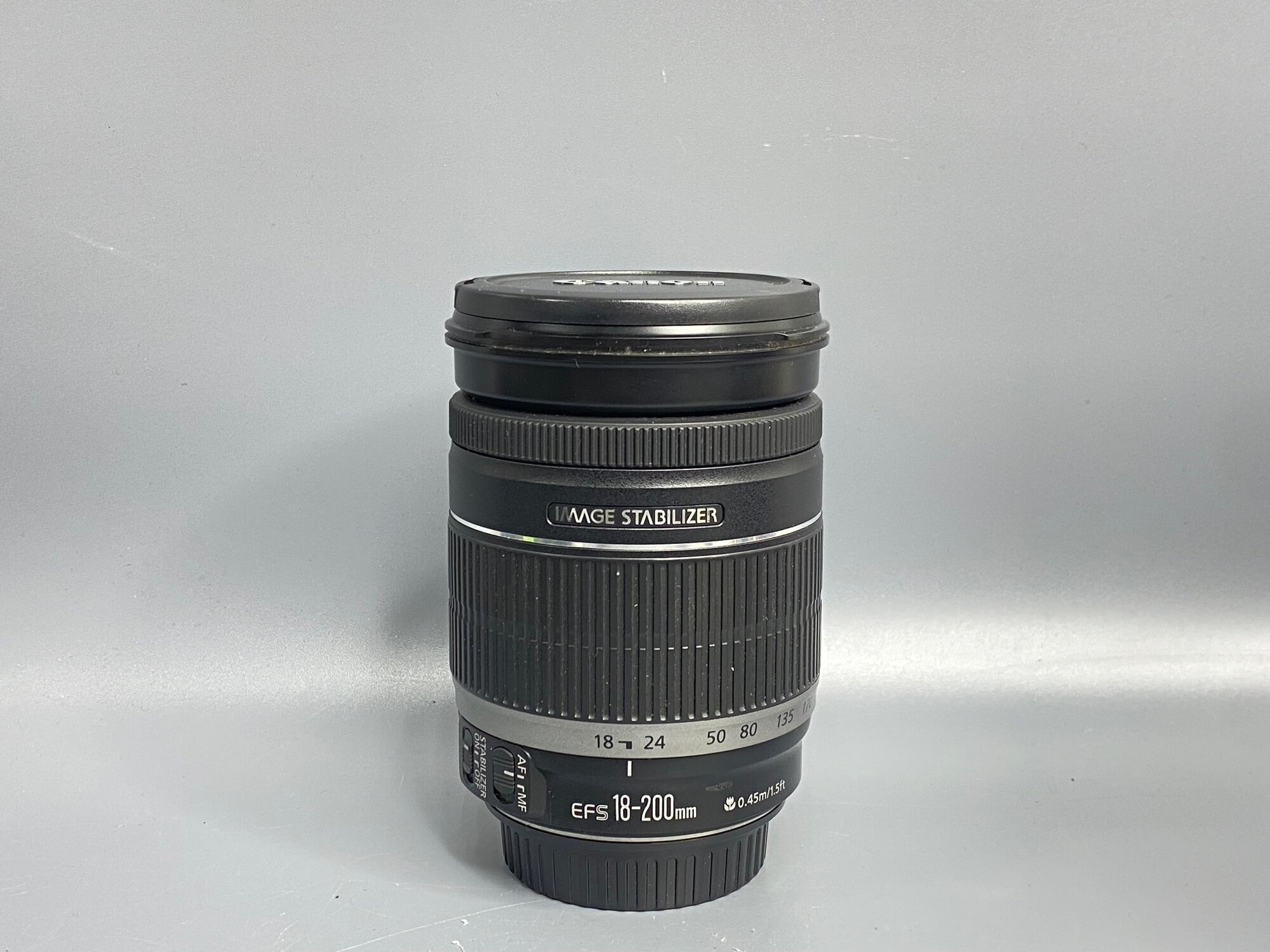 Canon EF-S 18-200mm 3.5-5.6 IS