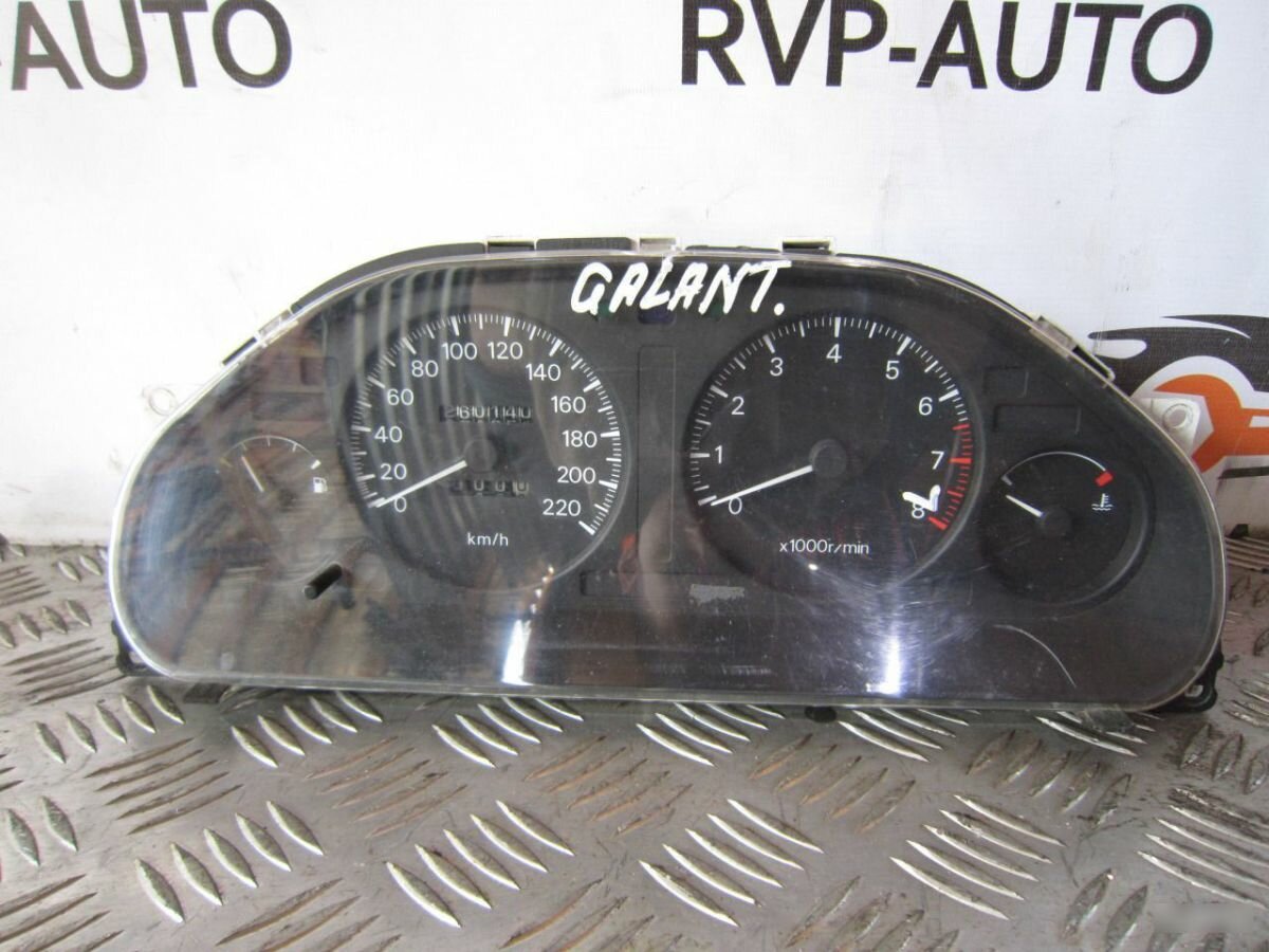 Панель приборов Mitsubishi Galant EA 2.4 1997-2004 MR572770