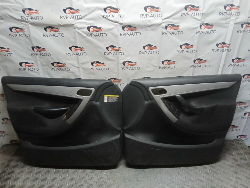 Обшивка двери Citroen C4 Picasso 9341LH