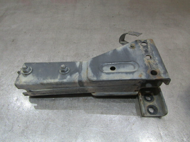 Кронштейн усилителя бампера правый Mercedes Actros