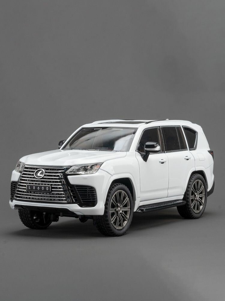 1:24 Масштабная модель Lexus LX600 металлическая инерционная машинка со звуком