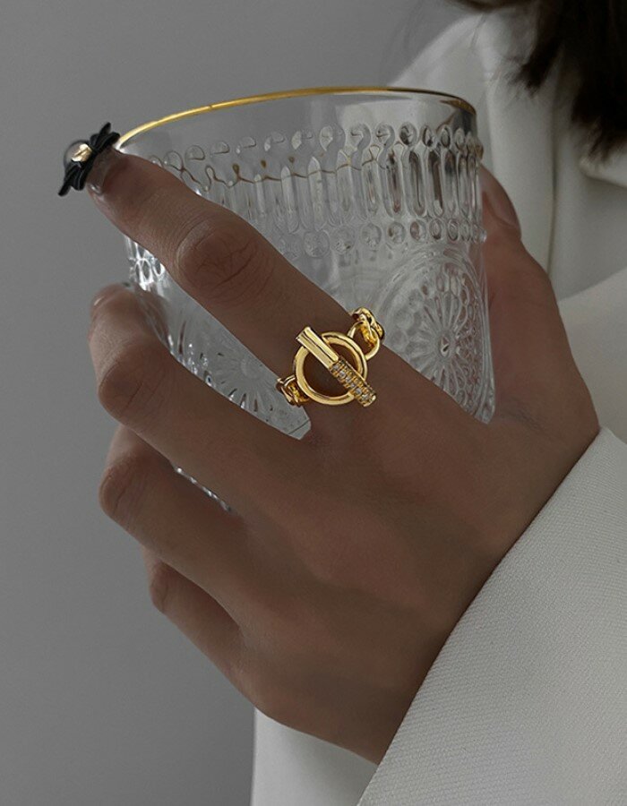 Кольцо помолвочное, циркон