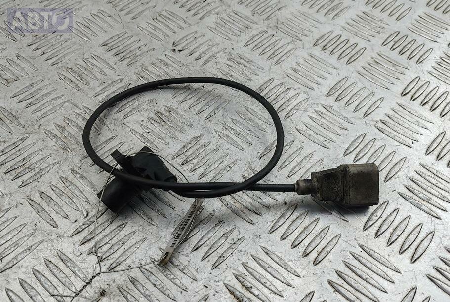 Датчик положения коленвала Volkswagen Passat B5+ (GP)