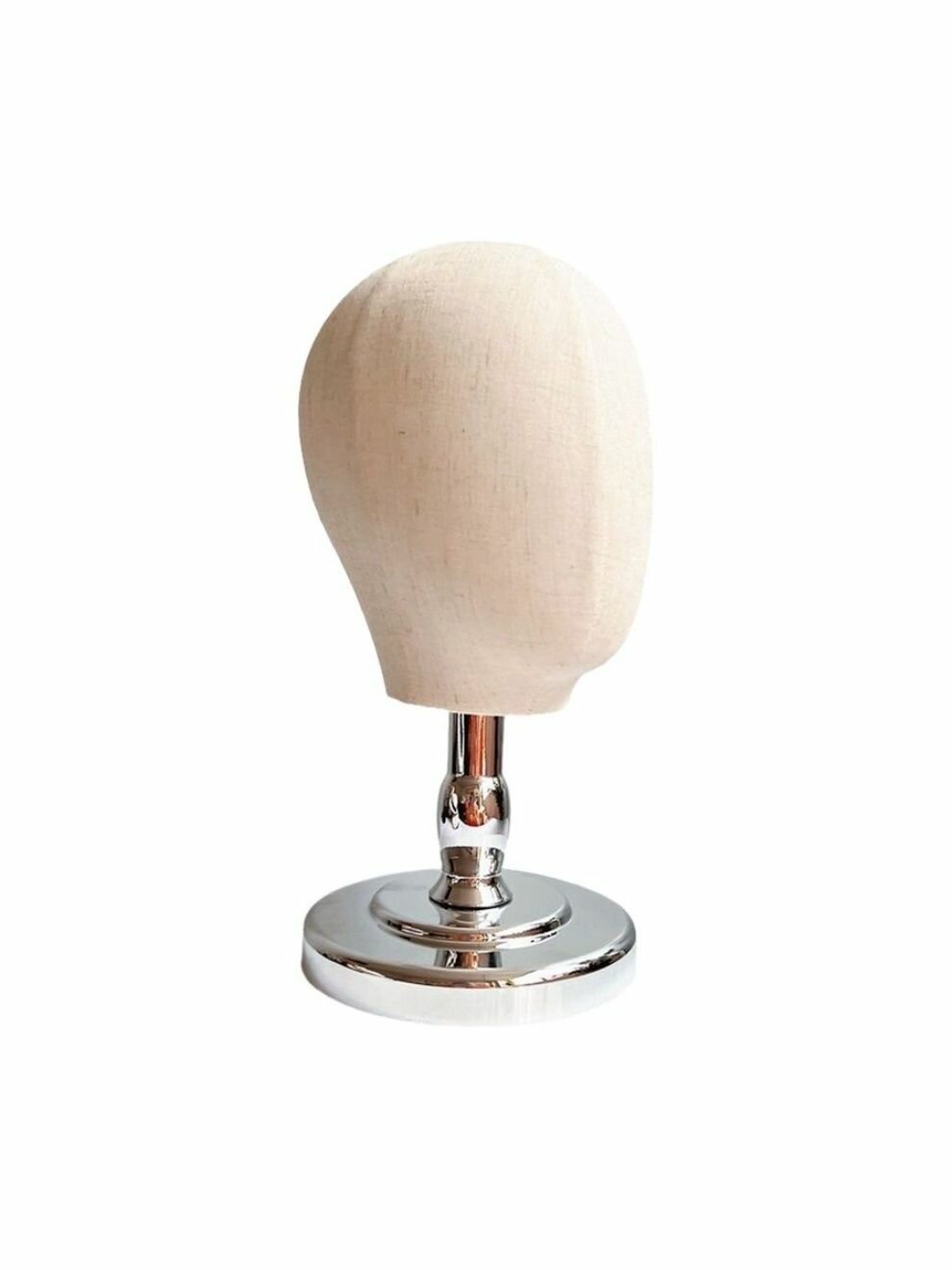 Модель головы используется для демонстрации шляпы или парика