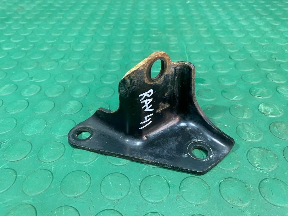 Кронштейн крепление опора катализатора Toyota RAV4 IV рестайлинг (2015—2019) 1713926050