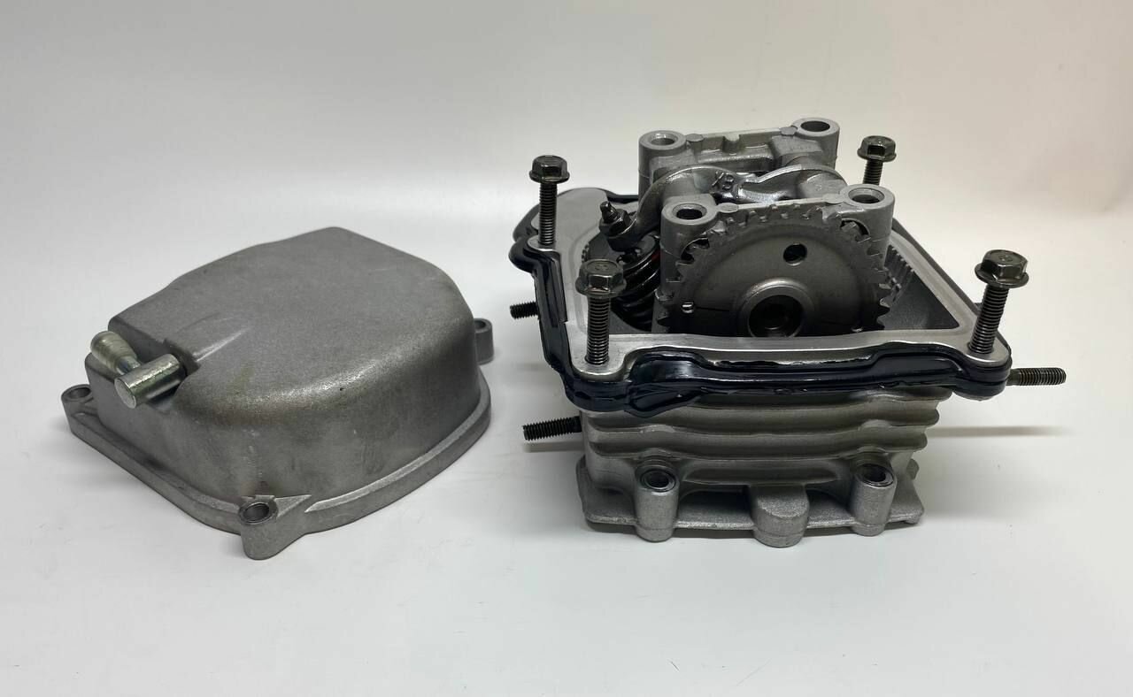 Головка блока цилиндров ( ГБЦ ) в сборе двигатель LJ139QMB колесная база 12"