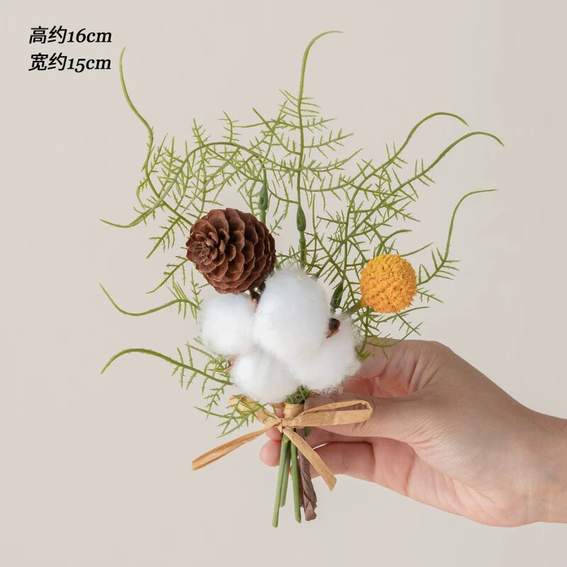 Композиция из искусственных цветов RoomTour: маленький букет, декор из пластиковых и сухоцветов, украшение для стола,