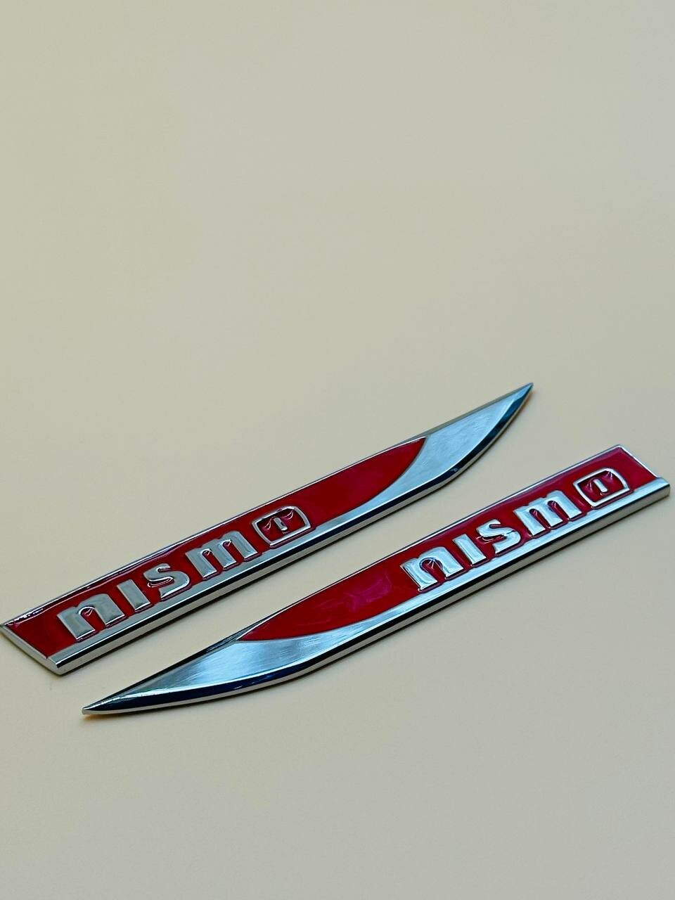 Шильдики Nismo на автомобиль на крылья 2шт