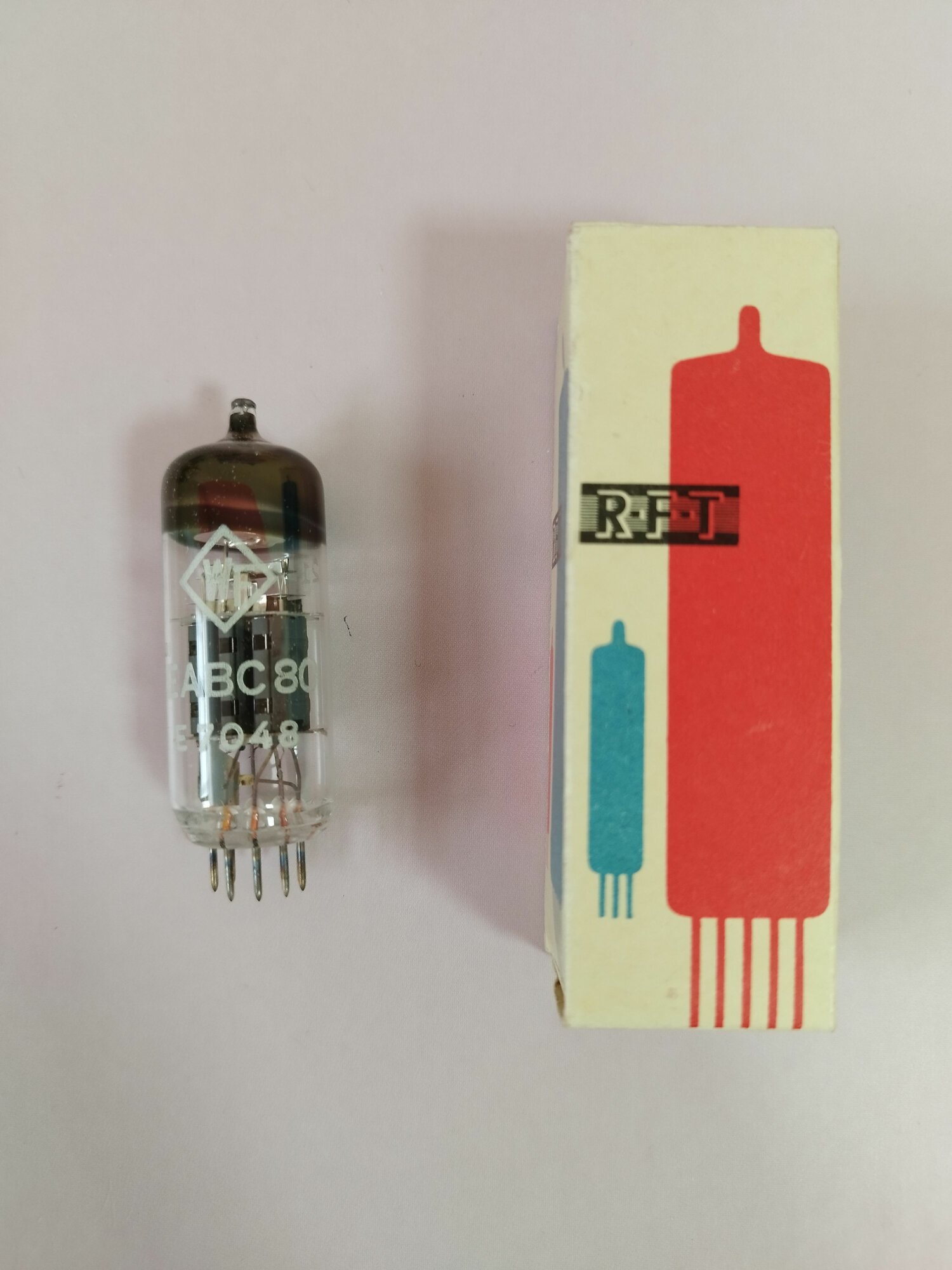 Радиолампа EABC80