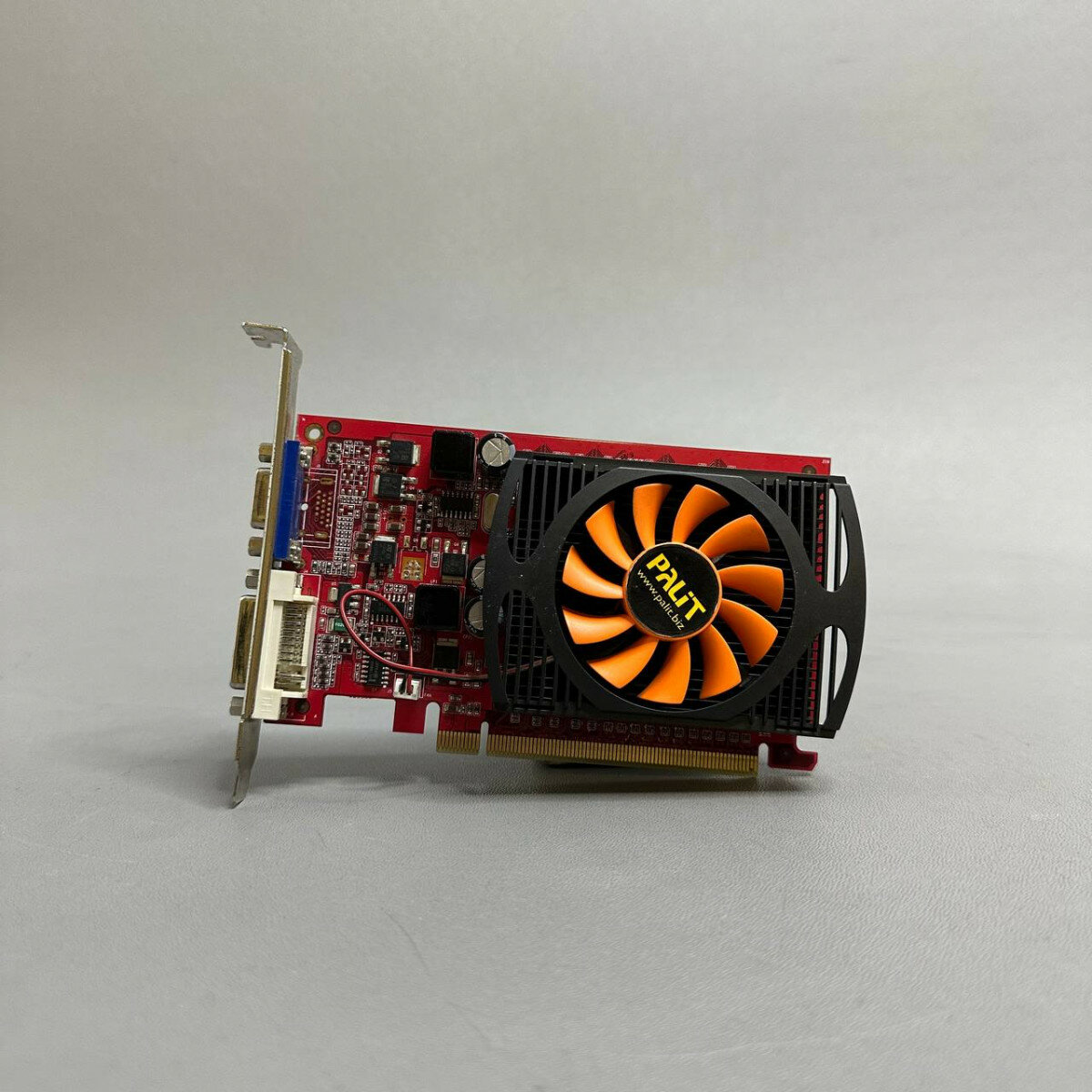 Видеокарта Palit GeForce GT 220 625Mhz PCI-E 2.0 1024Mb 1580Mhz 128 bit DVI HDCP