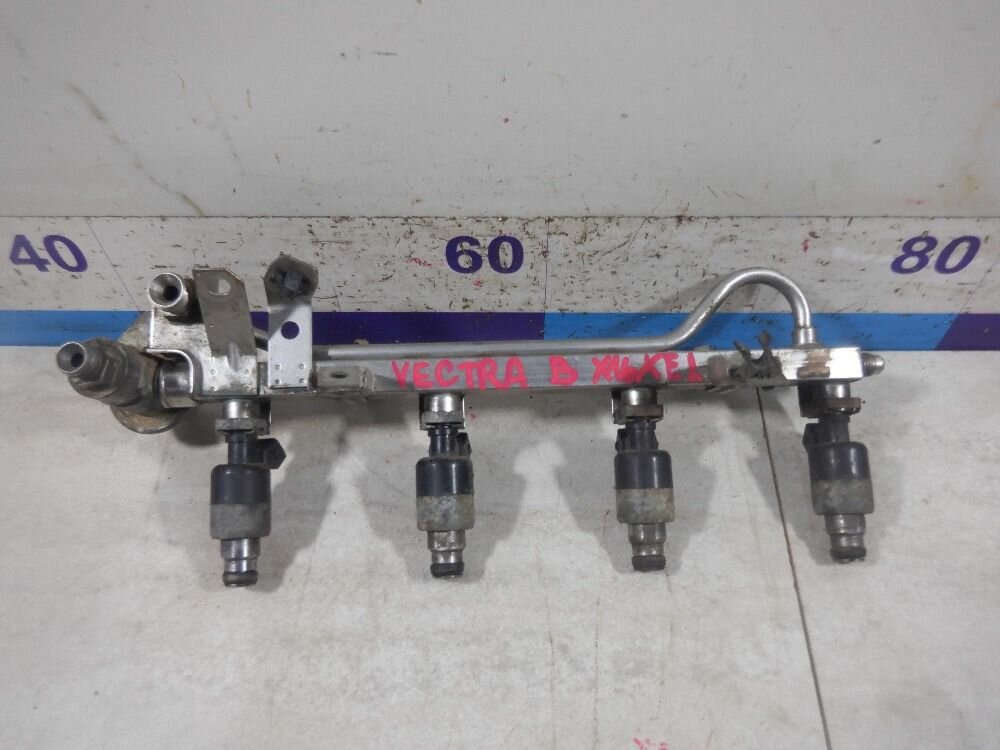 Форсунка топливная Opel Vectra B