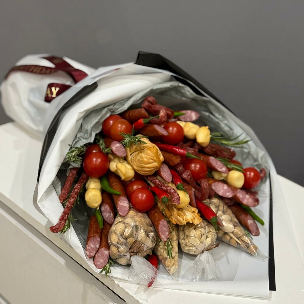 Подарочный набор "Букет из колбасок", мужской, универсальный, для взрослых, 20 видов продуктов — фото 1