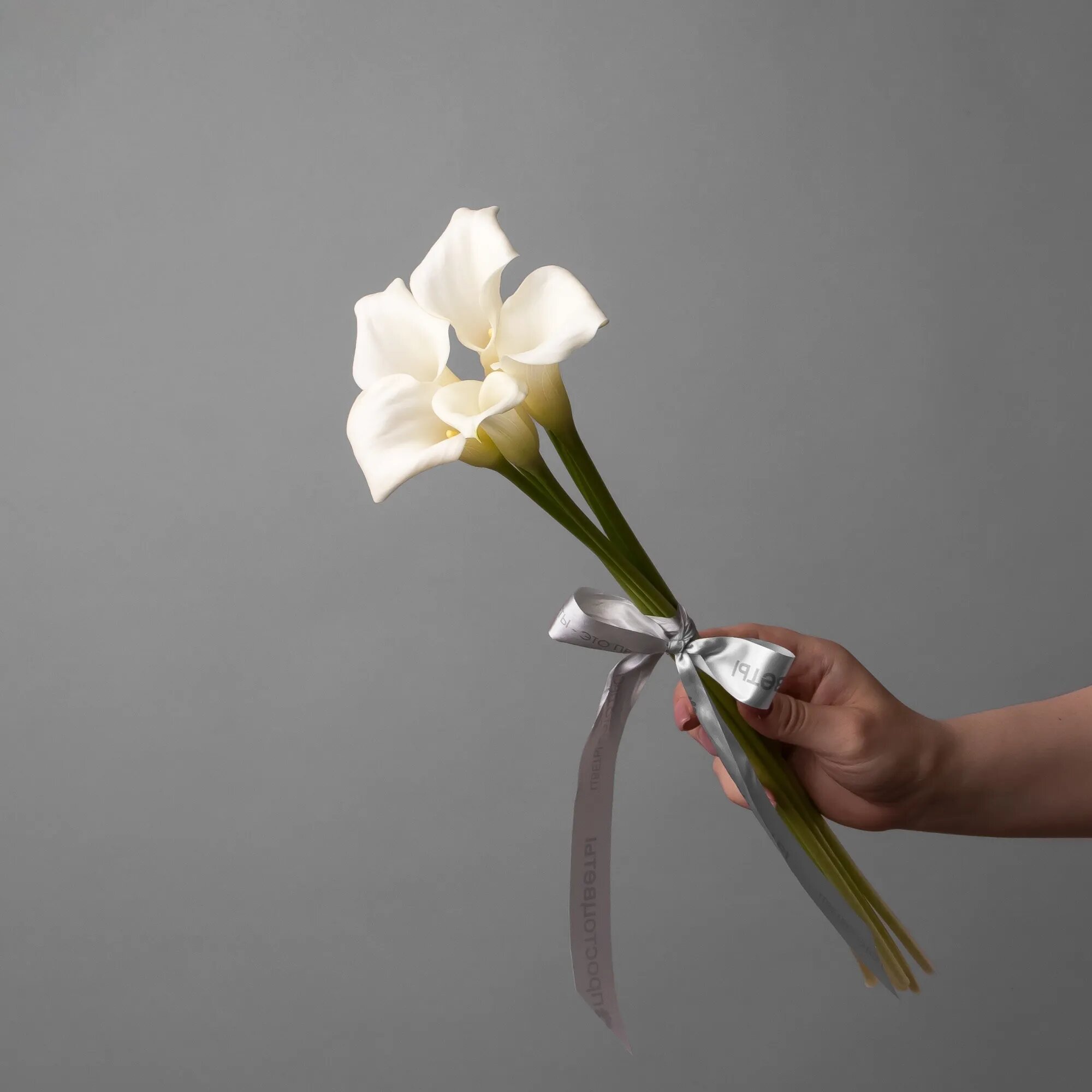 Букет Калла "Кристал Блаш" 5 шт Высота 60 см под ленту от "Простоцветы"