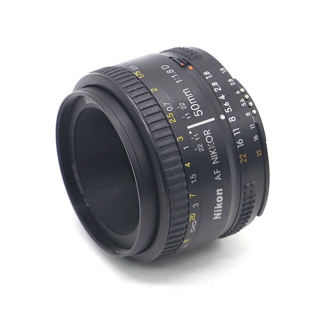 Компактный объектив Nikon 50mm f/1.8D AF Nikkor