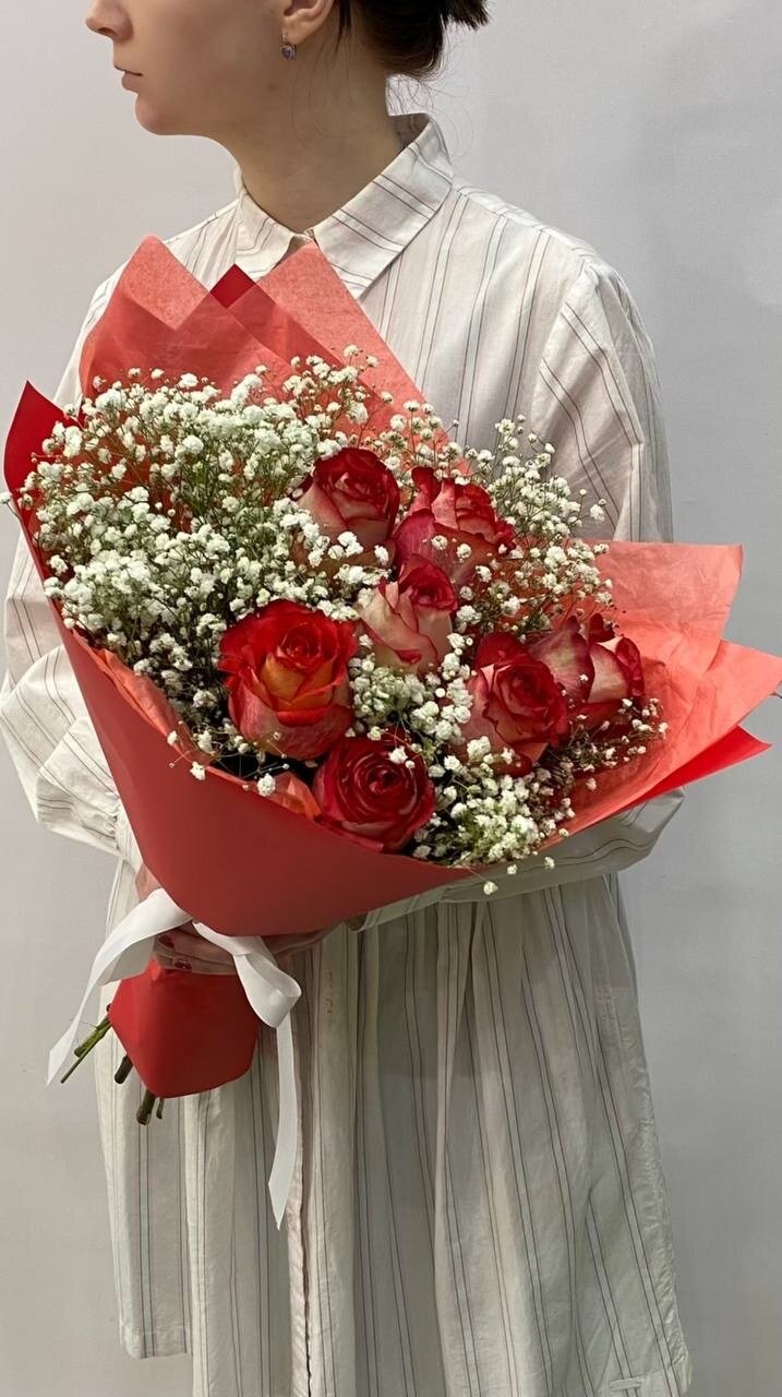 Букет из роз и гипсофилы «Сильвия» - L (до 40 см)