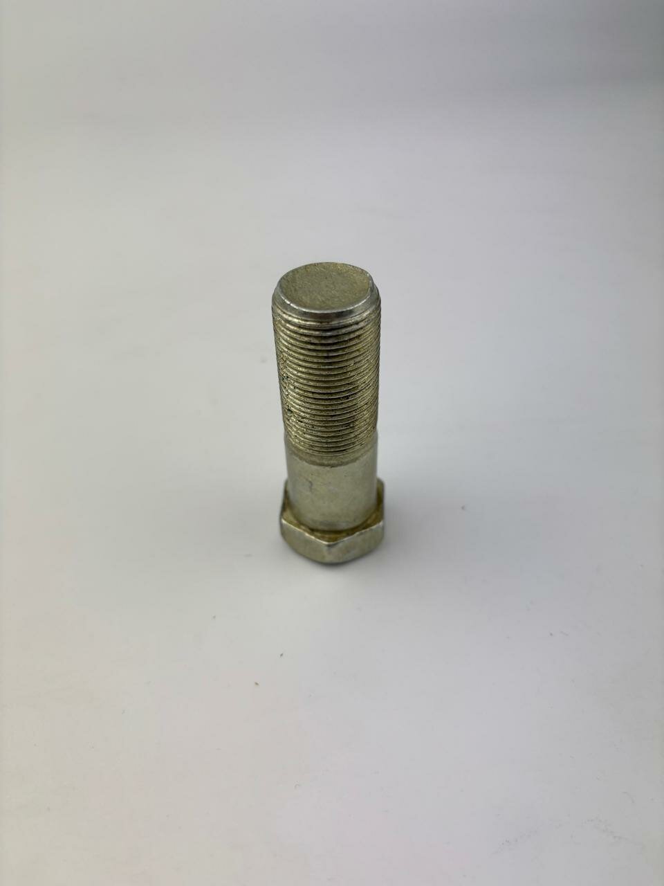 Болт заднего колеса МТЗ-82,-1221