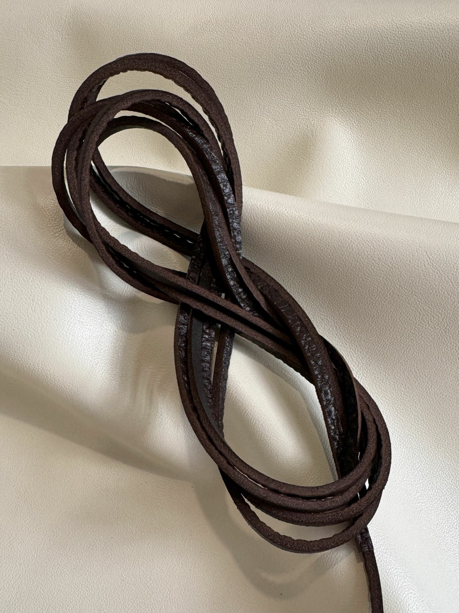 Шнурки кожаные 126см, пара шнурков из натуральной кожи "Бизон", Лента кожаная