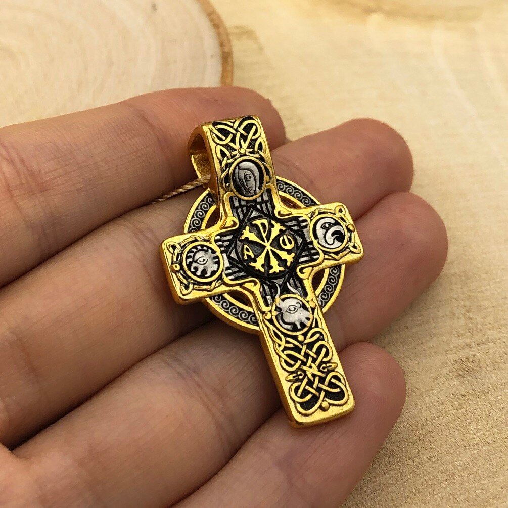 Крестик, серебро, 925 проба, чернение, золочение