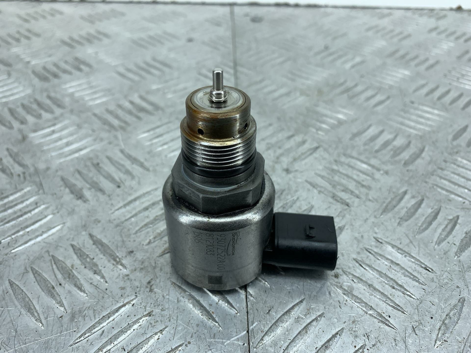 Pегулятор давления топлива Mercedes-Benz Sprinter W906 (2006 - 2014) 9307Z522A00