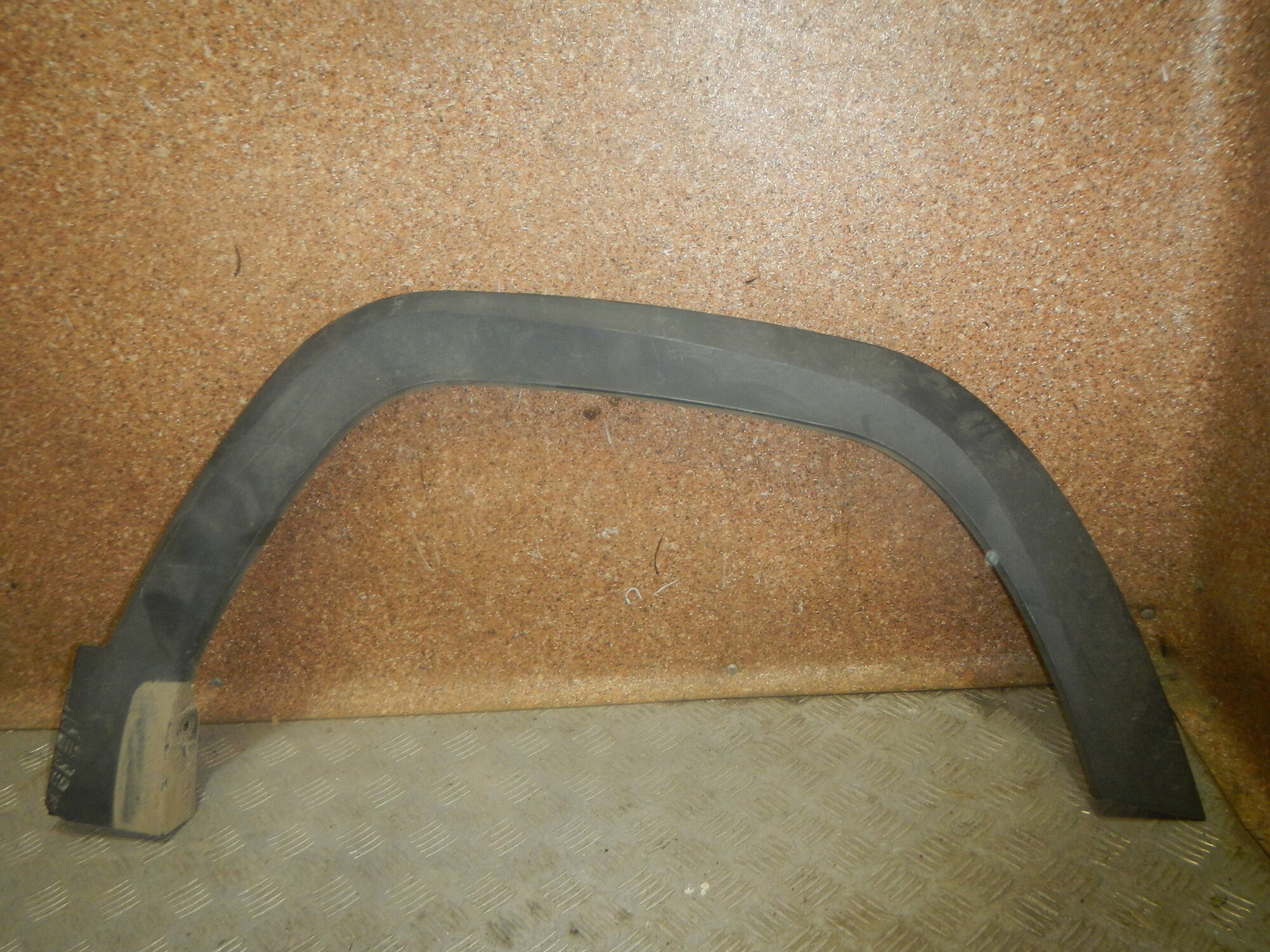 Б/У Накладка крыла переднего правого, Москвич (Moskvich)-3 (22-) Москвич 3 (22-) Царапины, сломано 3 крепления. 580983 М...